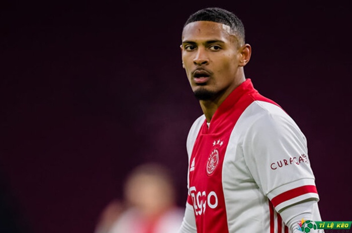 Sébastien Haller: Tiền đạo của Ajax về quốc tịch